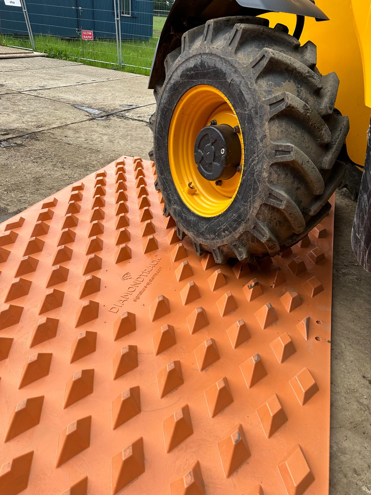 Diamondtrack Trackout Control Mats - remove dirt & debris